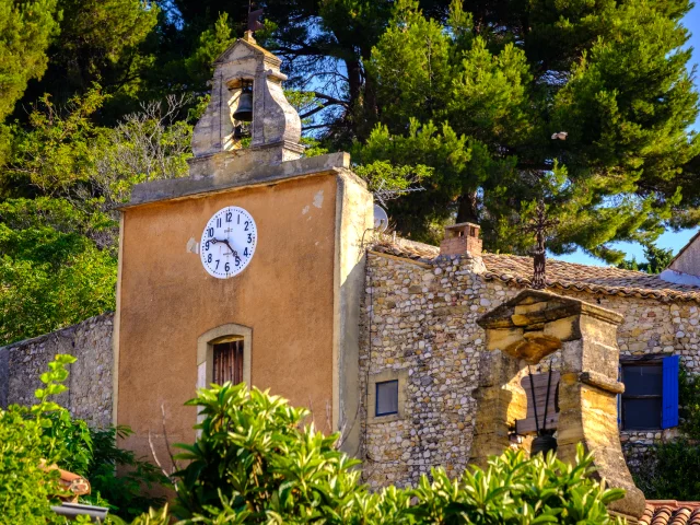 Rasteau: between renowned vineyards and preserved heritage | Vaison ...