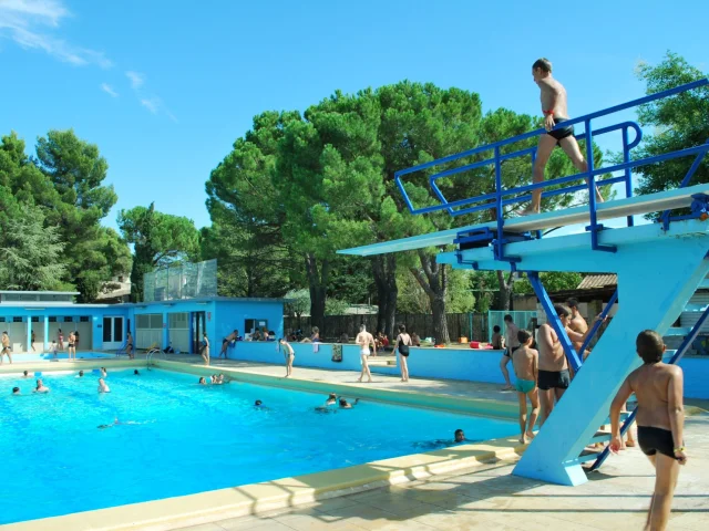Swimming between pools, lakes and water parks Vaison Ventoux Provence